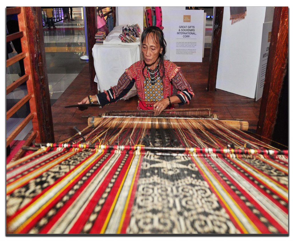 MANDAYA AND MODERN ARTISTRY IN LANANG - My City, My SM